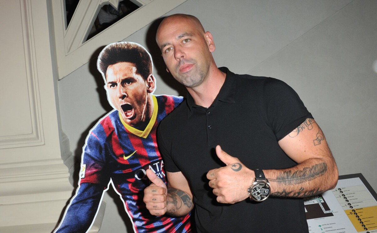 Photo : Sinik lors de la soirée de lancement de FIFA 14 à la Gaîté ...