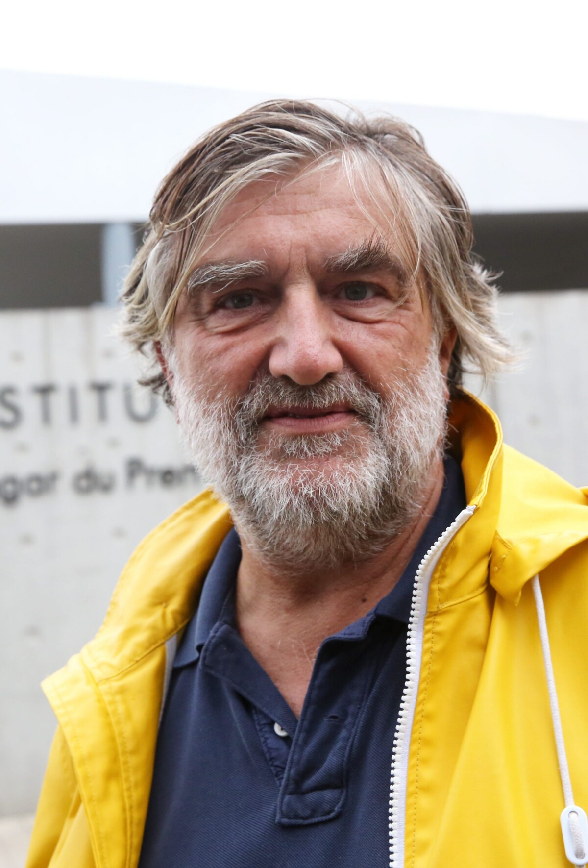 Photo : Pierre-Ange Le Pogam revisitant La Sorties des usines Lumière ...