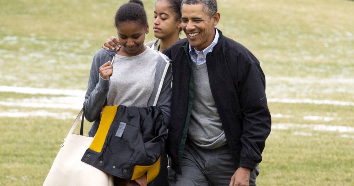 Barack Obama de retour au travail quand Michelle reste au soleil pour ...