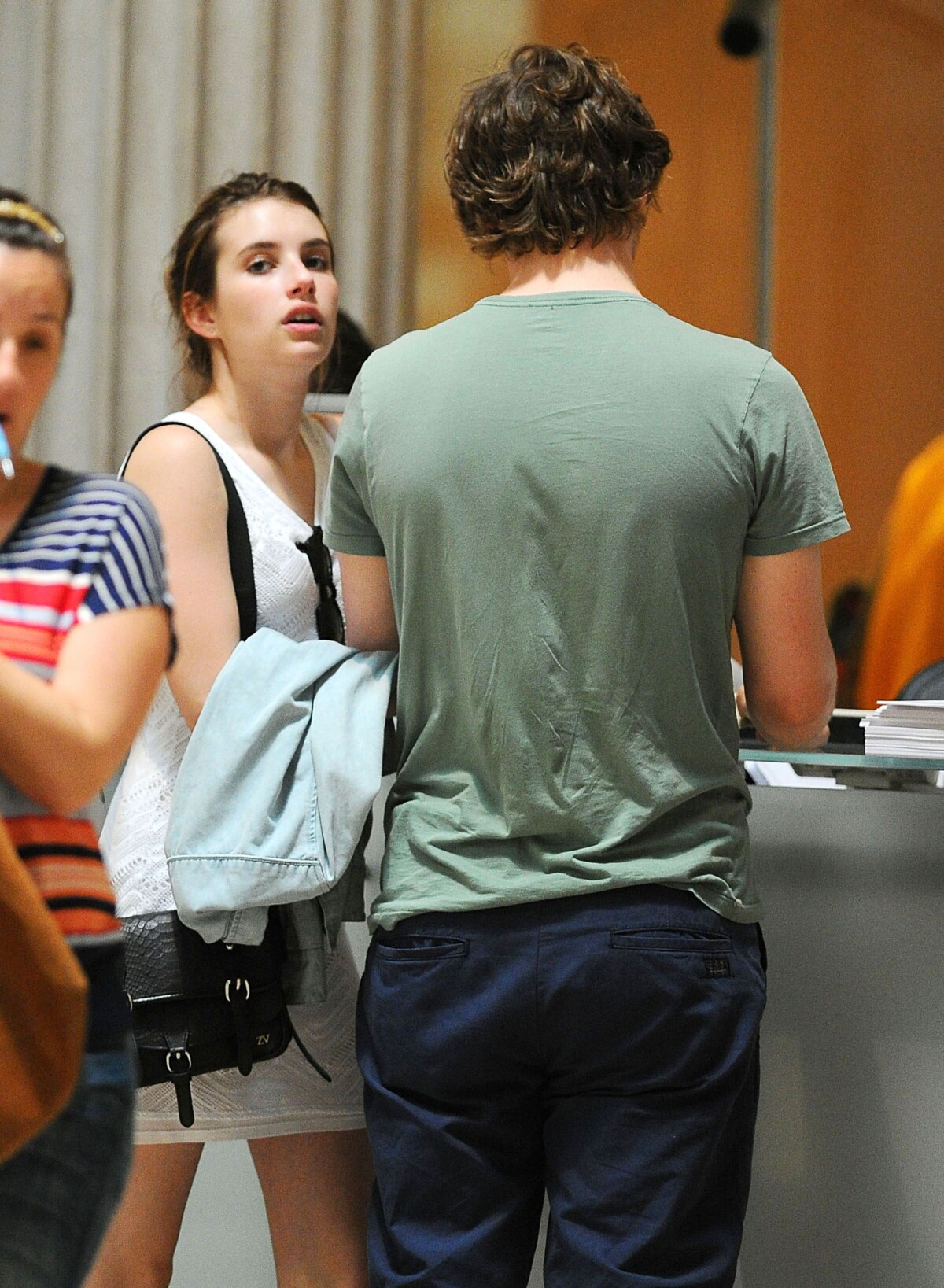 Vidéo : Emma Roberts et son petit ami Evan Peters au MoMA de New York ...