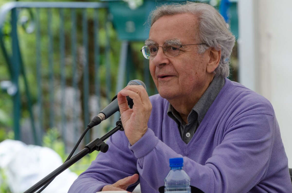 Photo : Bernard Pivot à Talloires, le 2 juin 2013. - Purepeople