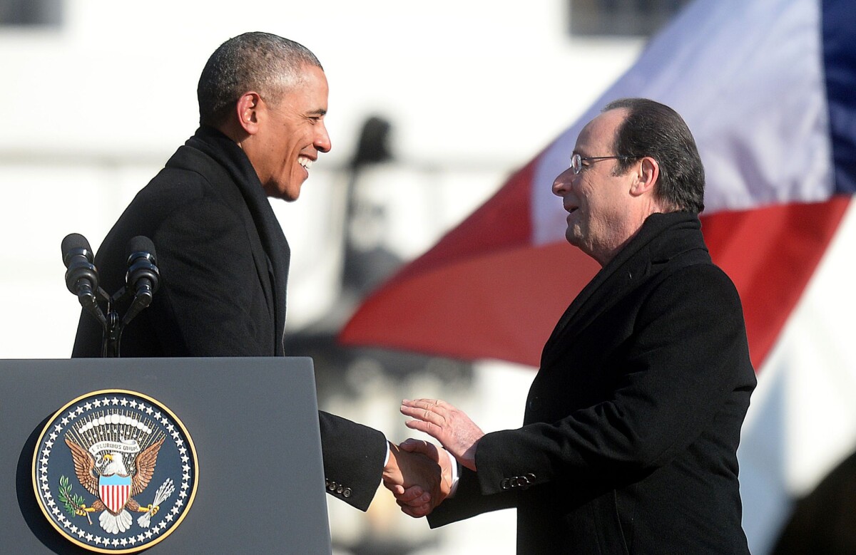 Photo : US President Barack Obama welcomes French President Francois ...