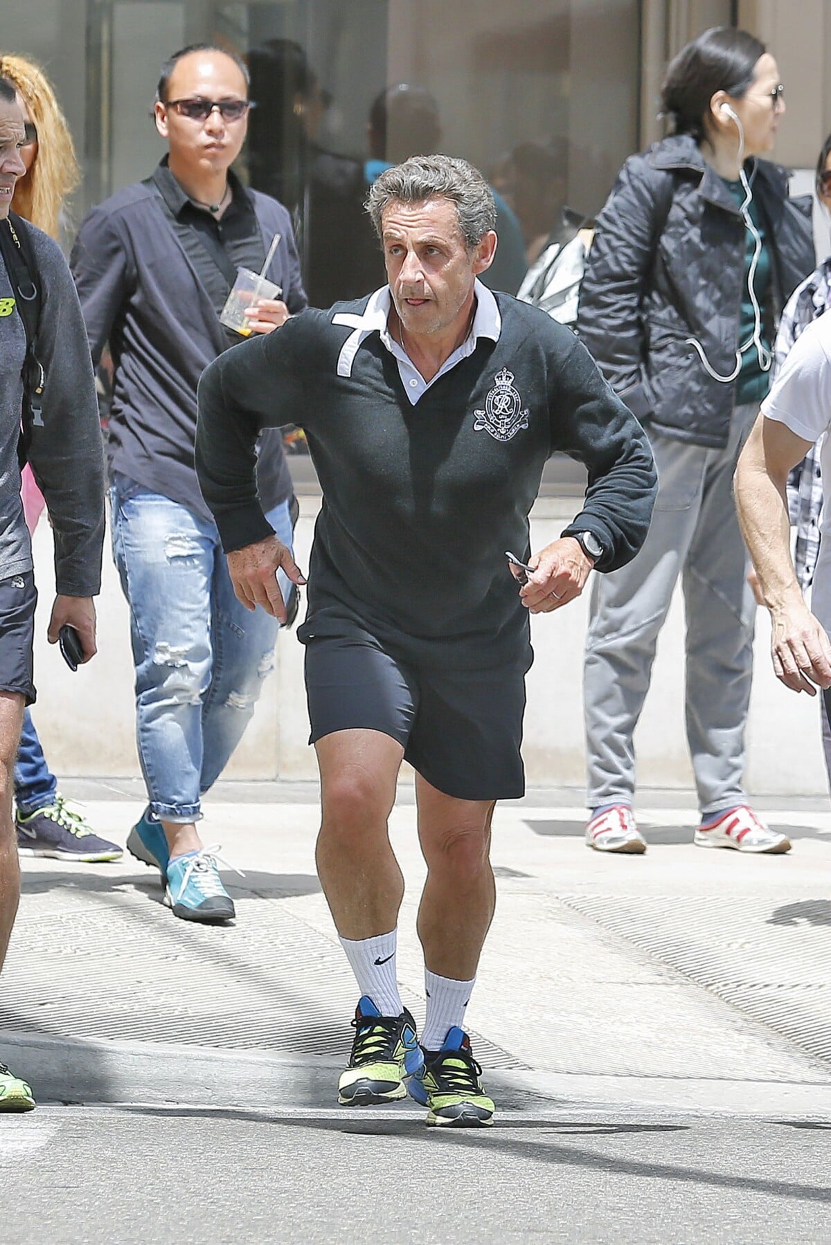 Photo : Nicolas Sarkozy, en forme, fait son jogging à Beverly Hills le ...