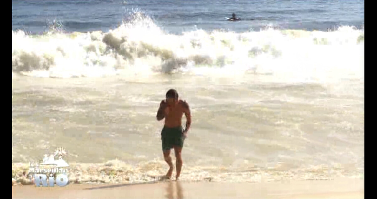 Photo : Première baignade à Rio pour Benji (Les Marseillais à Rio ...