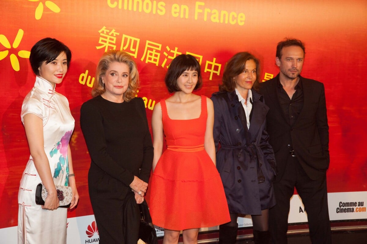 Photo : Yi Chunde, Catherine Deneuve, Xia Zitong, Vincent Perez, Anne ...