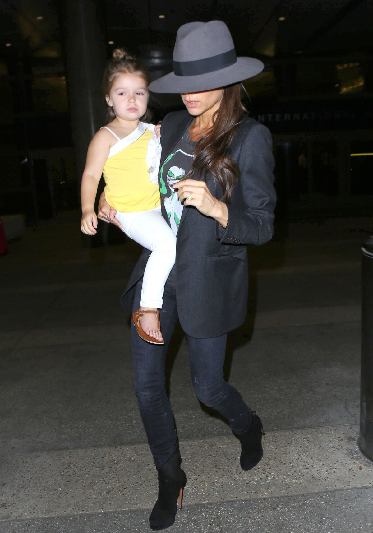 Photo : Victoria Beckham et sa fille Harpe à Los Angeles, le 18 juillet ...
