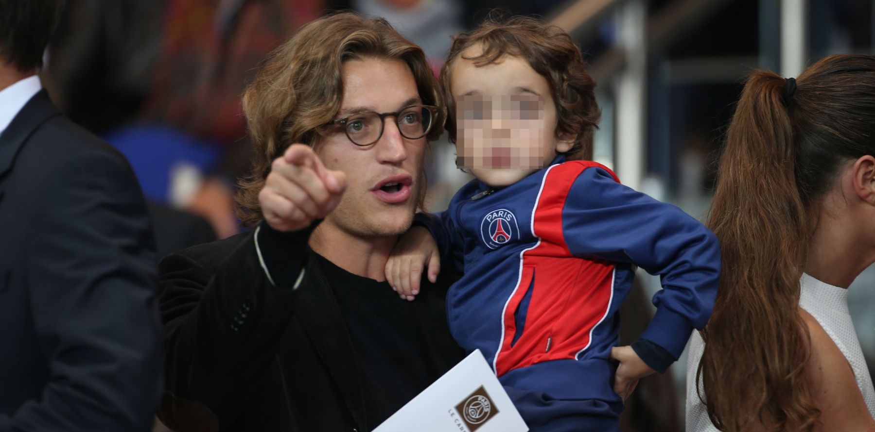 PSG-ASSE : Nicolas et Jean Sarkozy, papas comblés par la victoire ...