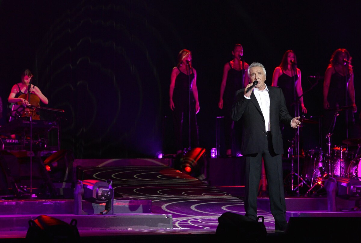 Photo : Michel Sardou en concert a l'Olympia à Paris le 7 juin 2013 ...
