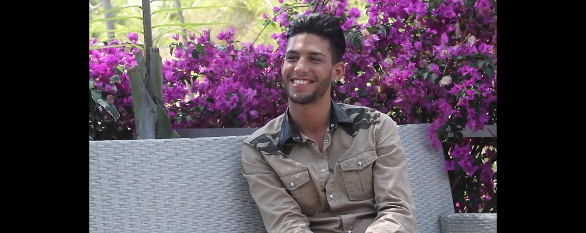 Photo : Sacha en interview, au moment de la sortie de son single Dans ...