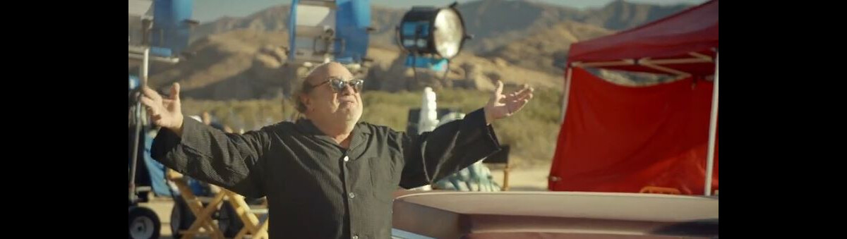 Photo : Danny DeVito dans le clip Steal My Girl des One Direction ...