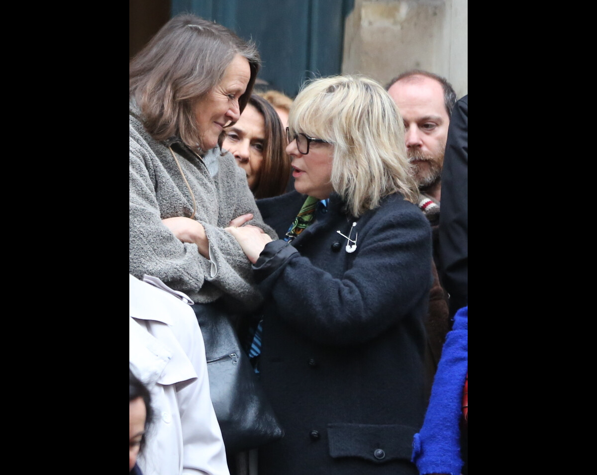 Photo : France Gall aux obsèques de Kate Barry en l'église Saint-Roch à ...