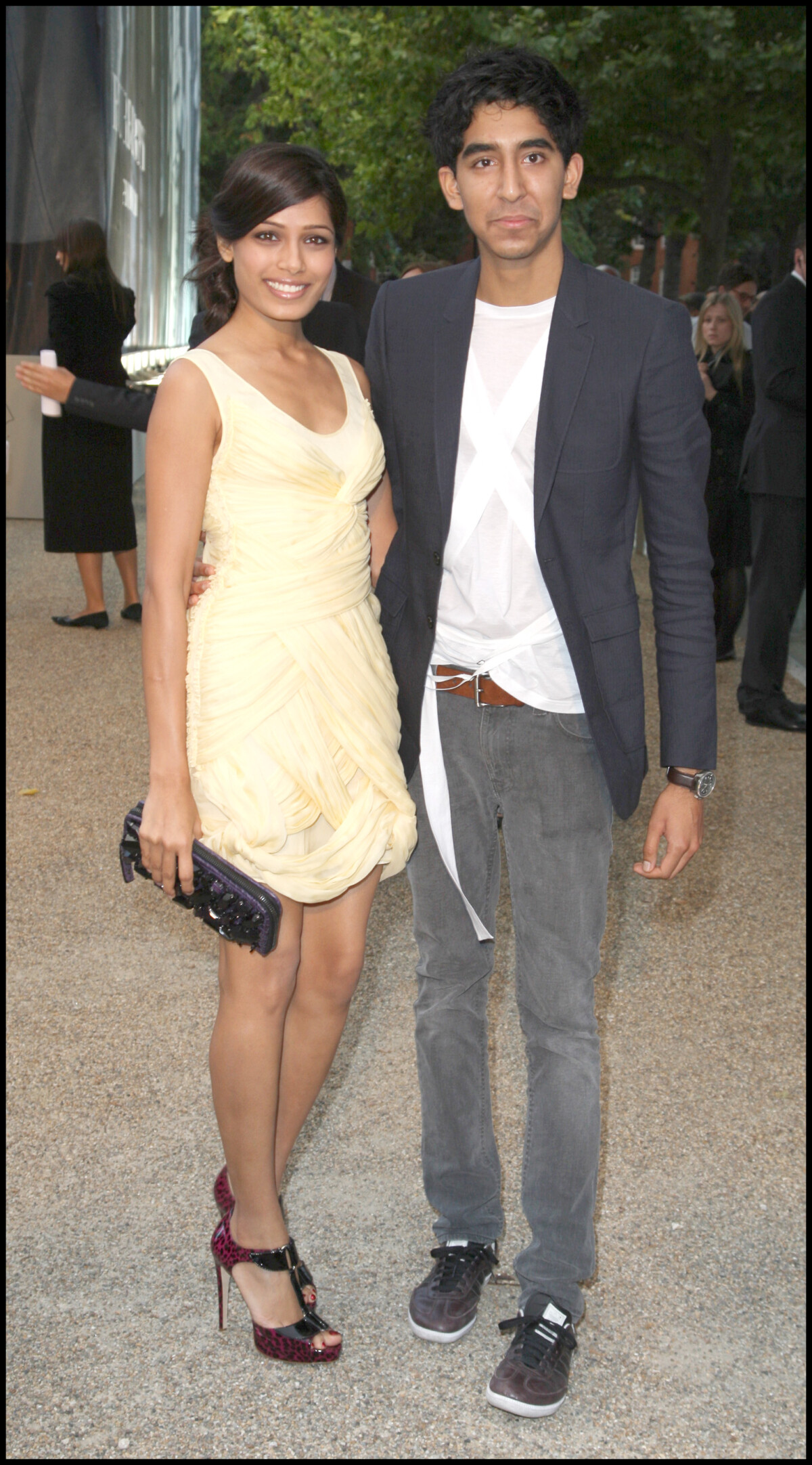 Photo : Dev Patel et Freida Pinto au défilé Burberry le 22 septembre ...