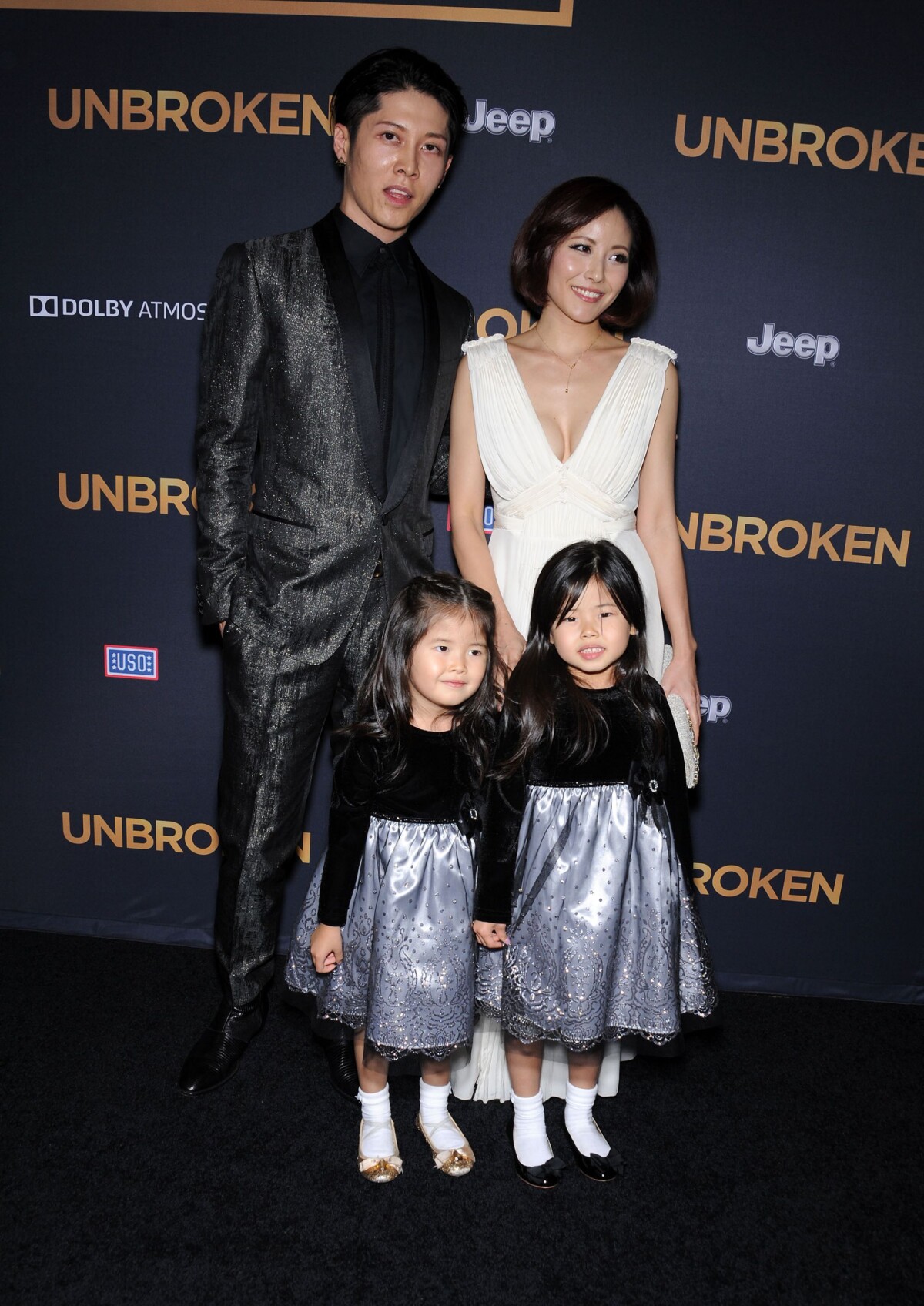 Photo : Miyavi avec son épouse et leurs deux filles à la première du ...