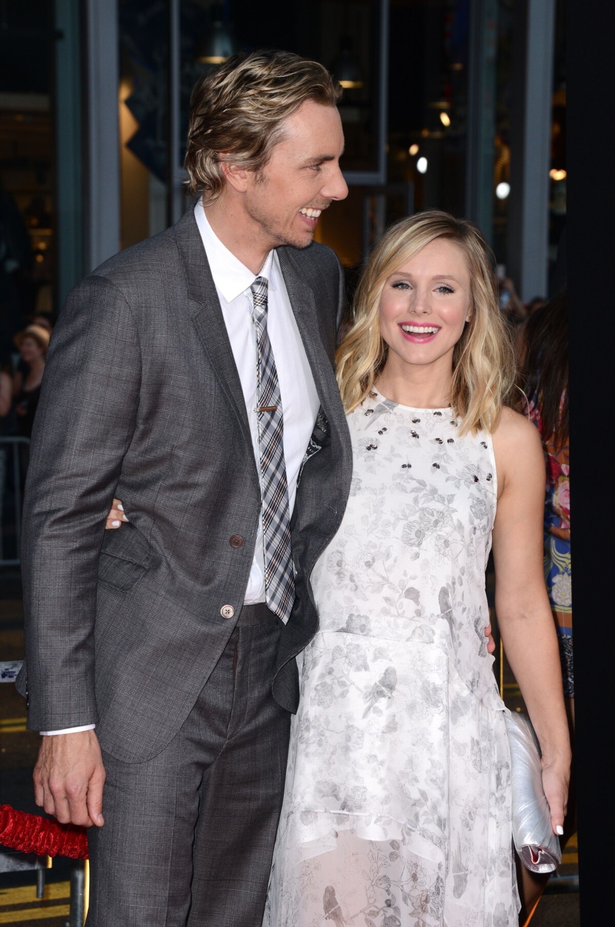 Photo : Dax Shepard and Kristen Bell arrive at the premiere of Warner ...