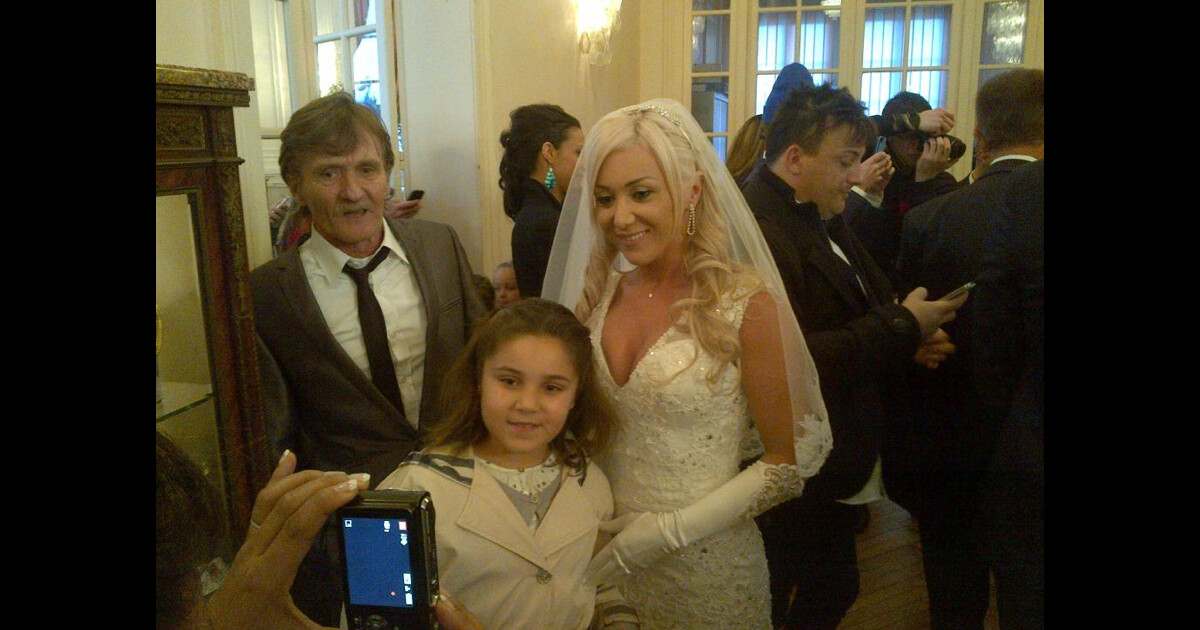 Julie (Secret Story 8) jolie en robe blanche : Enfin mariée à Sébastien ...