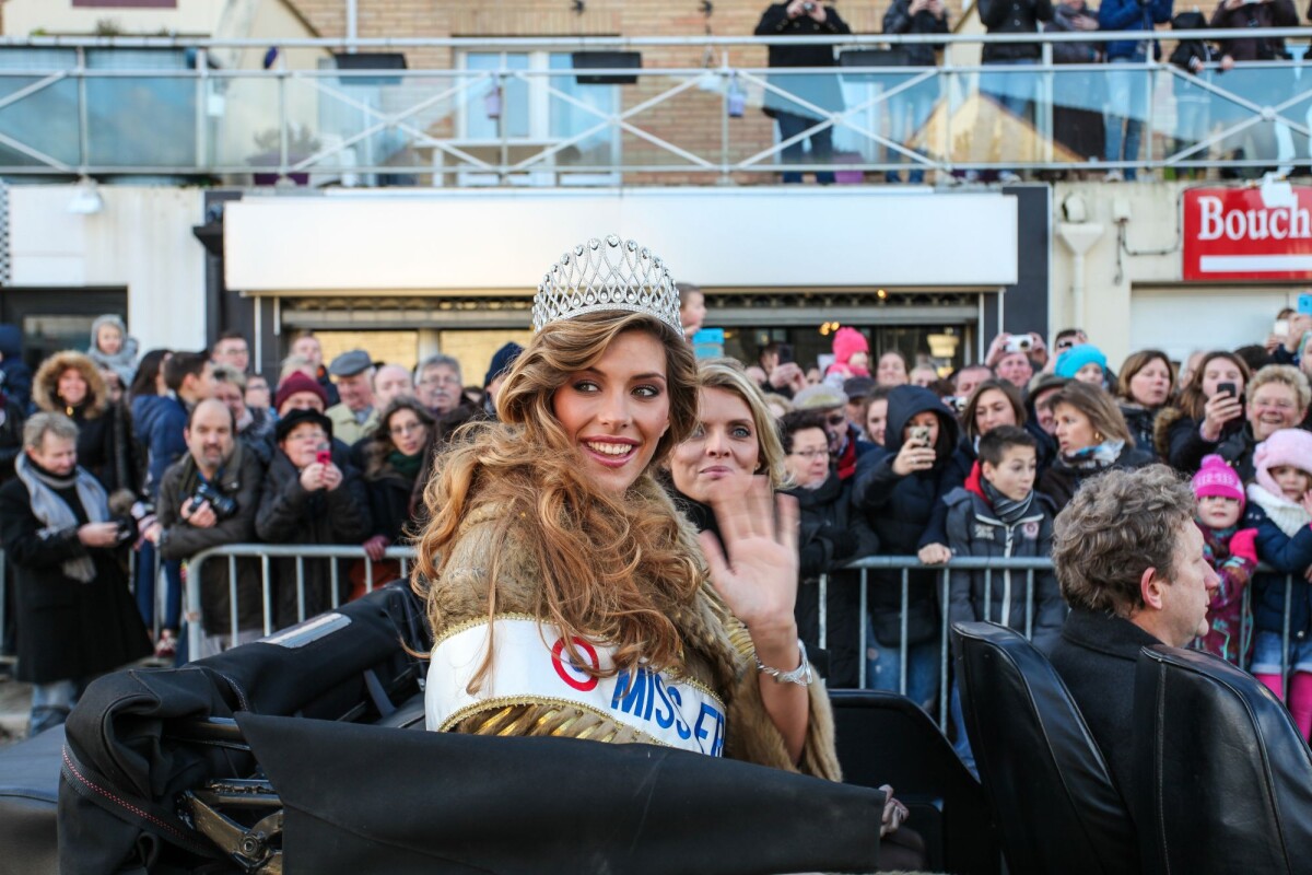 Photo : Camille Cerf, de retour dans sa région natale, en visite à ...