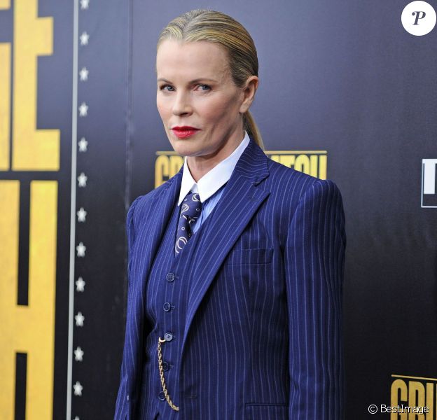 Kim Basinger amoureuse ? Des gestes très tendres en vacances à Hawaï ...