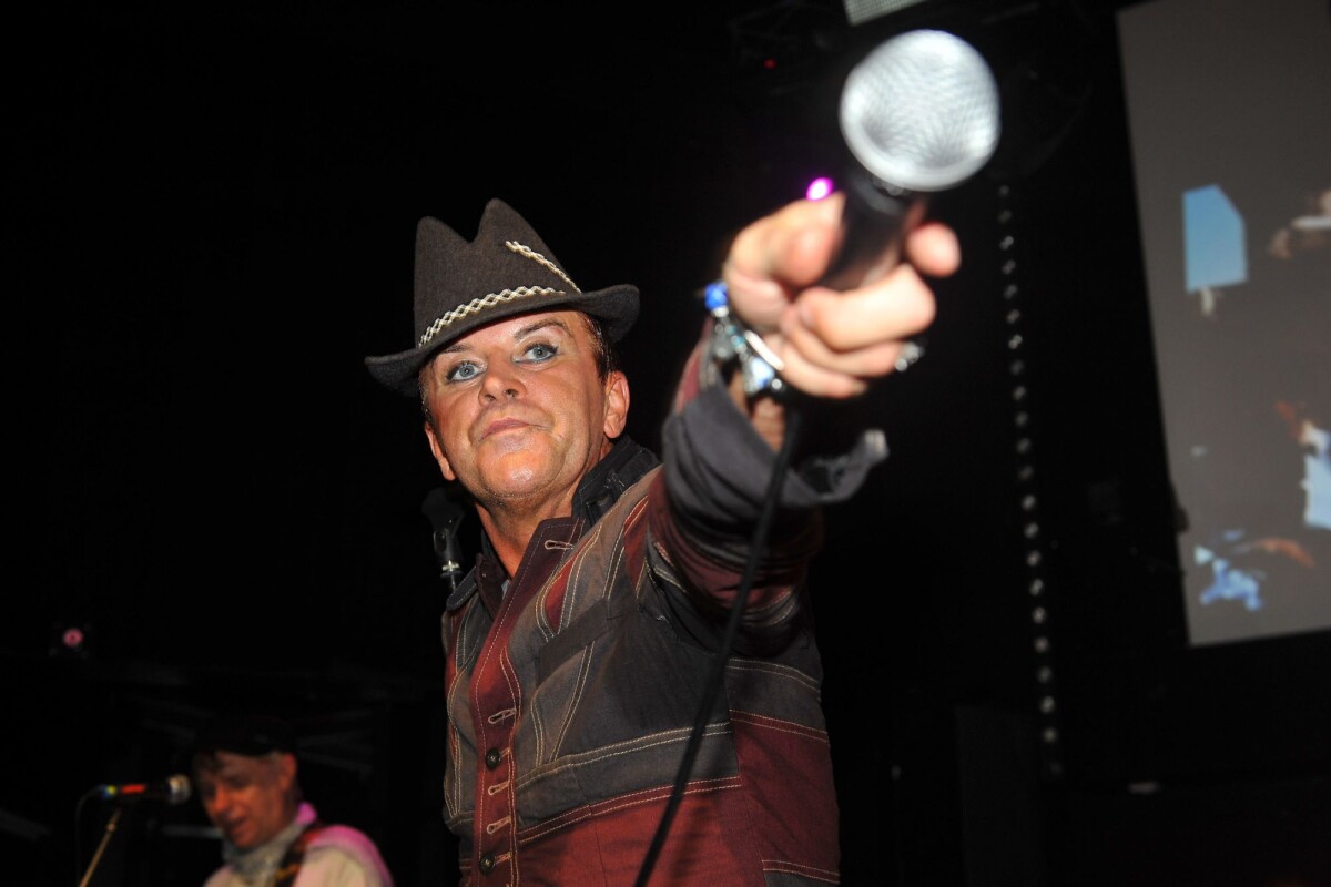 Photo : Steve Strange avec Visage à Brighton, le 21 septembre 2013 ...