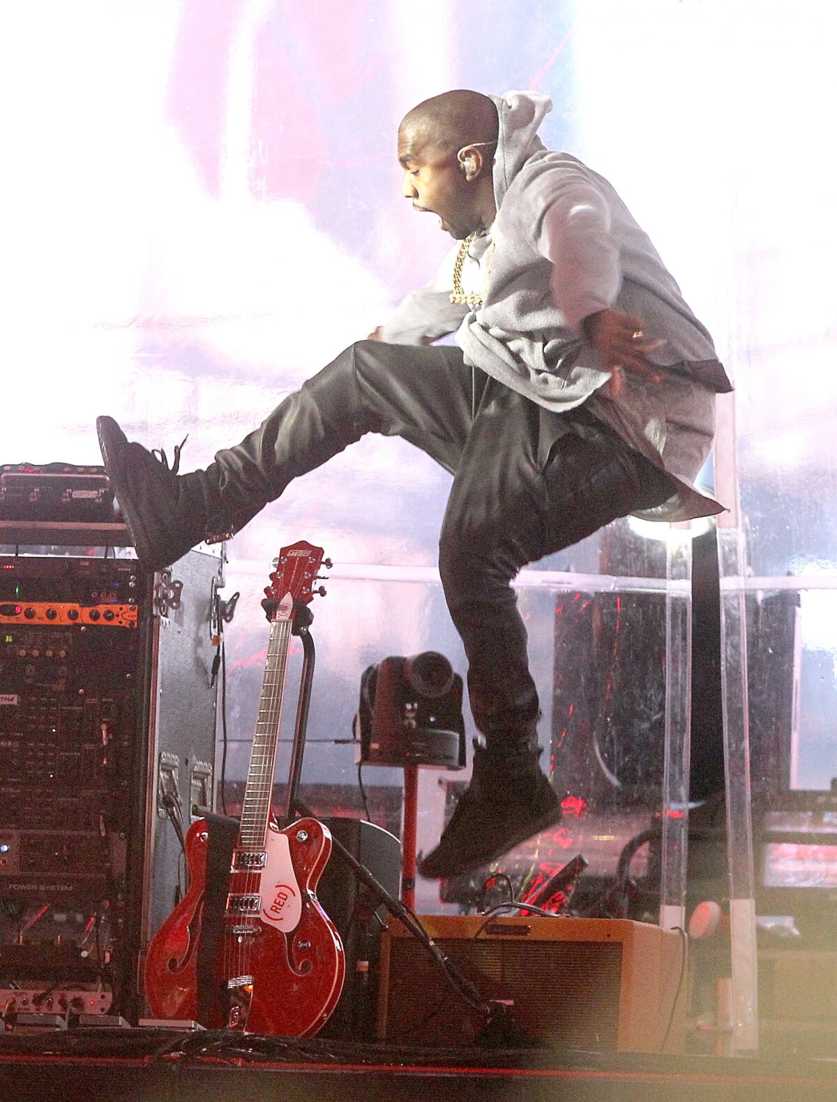 Photo : Kanye West à Times Square, New York, le 1er décembre 2014 ...