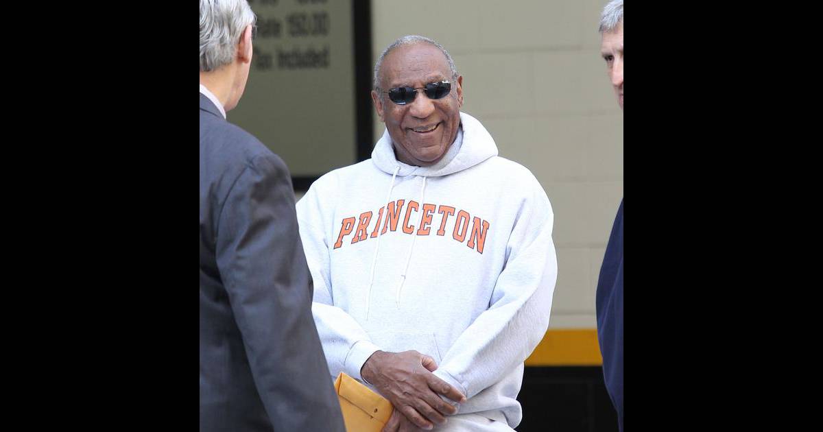 Bill Cosby très élégant dans les rues de New York le 15 avril 2010 ...