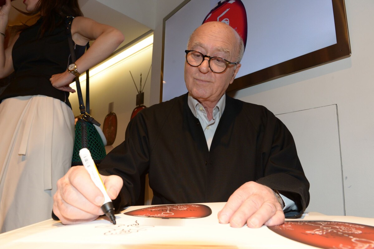 Photo : Georges Wolinski lors des 25 ans de l'eau dynamisante chez ...