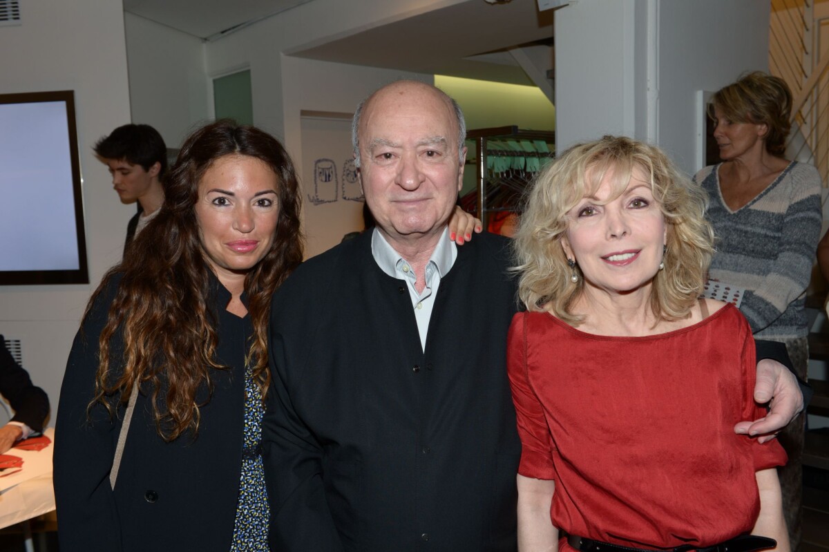 Photo : Georges Wolinski avec sa fille Elsa et sa femme Maryse lors des ...