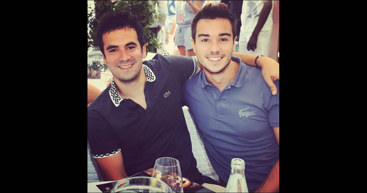 Alex Goude et son compagnon Romain à Roland Garros. Juin 2015. - Purepeople