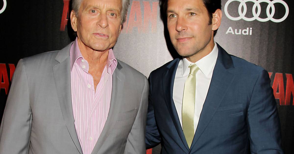 Michael Douglas et Paul Rudd lors de la première d'Ant-Man à New York ...