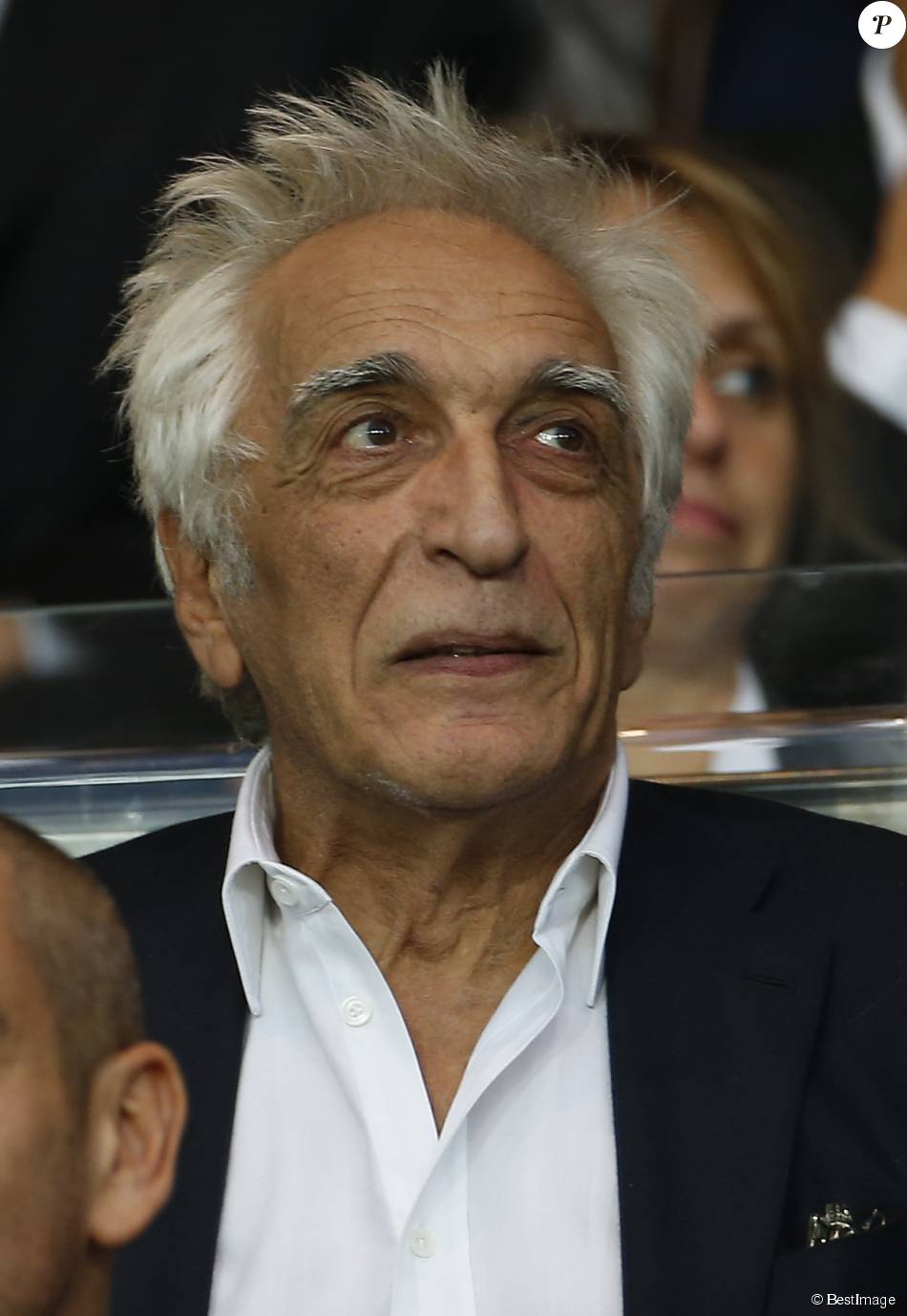 Gérard Darmon devant le match PSG-GFC Ajaccio lors de la 2ème journée ...