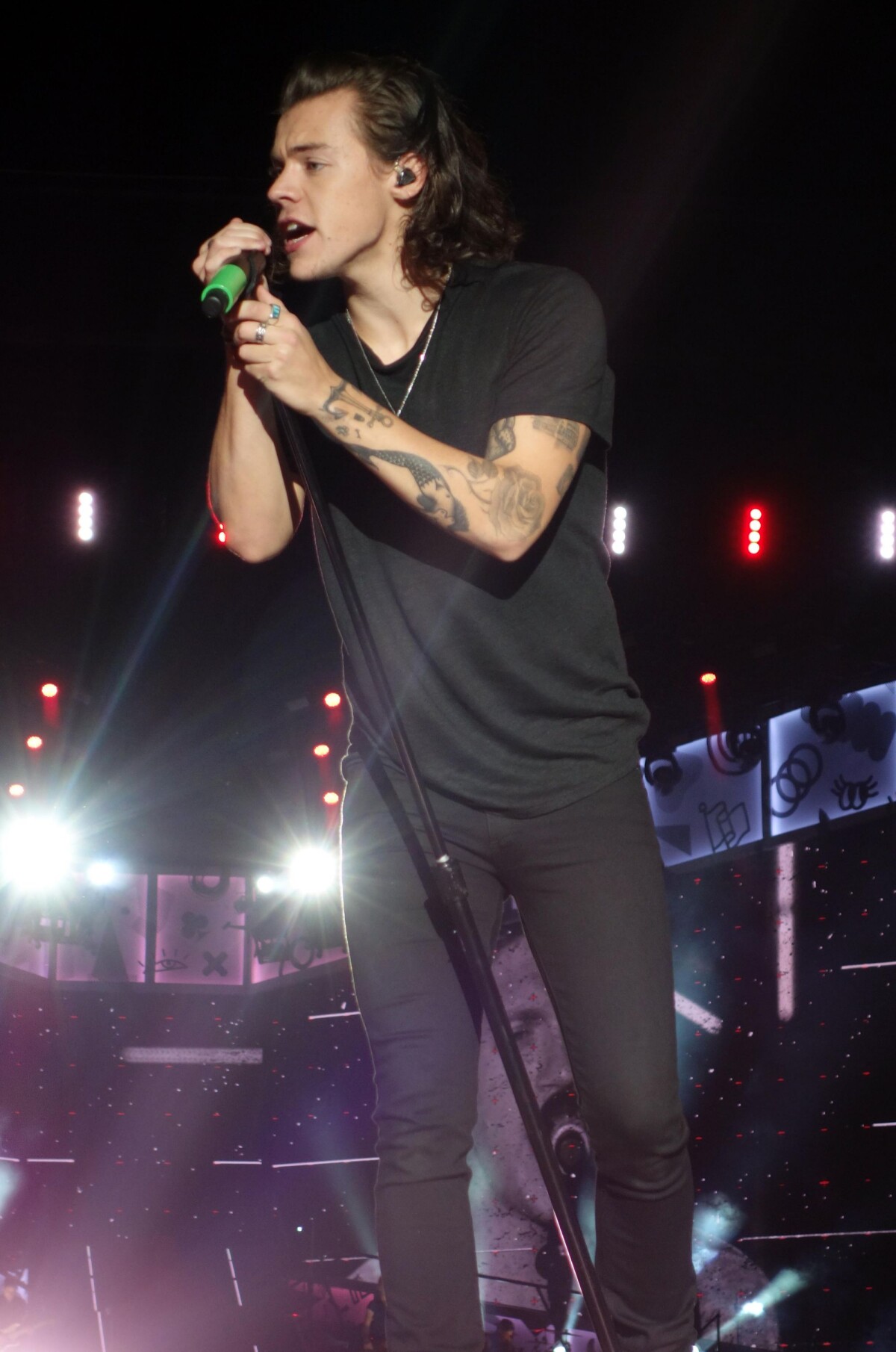 Photo : Harry Styles - Le groupe One Direction en concert à Adelaïde en ...