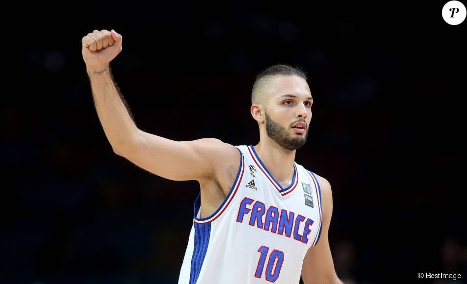 Evan Fournier lors du huitième des championnats d'Europe entre la ...