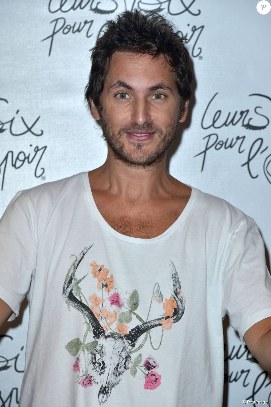 Mickaël Miro - Photocall du concert caritatif Leurs Voix Pour l'Espoir ...