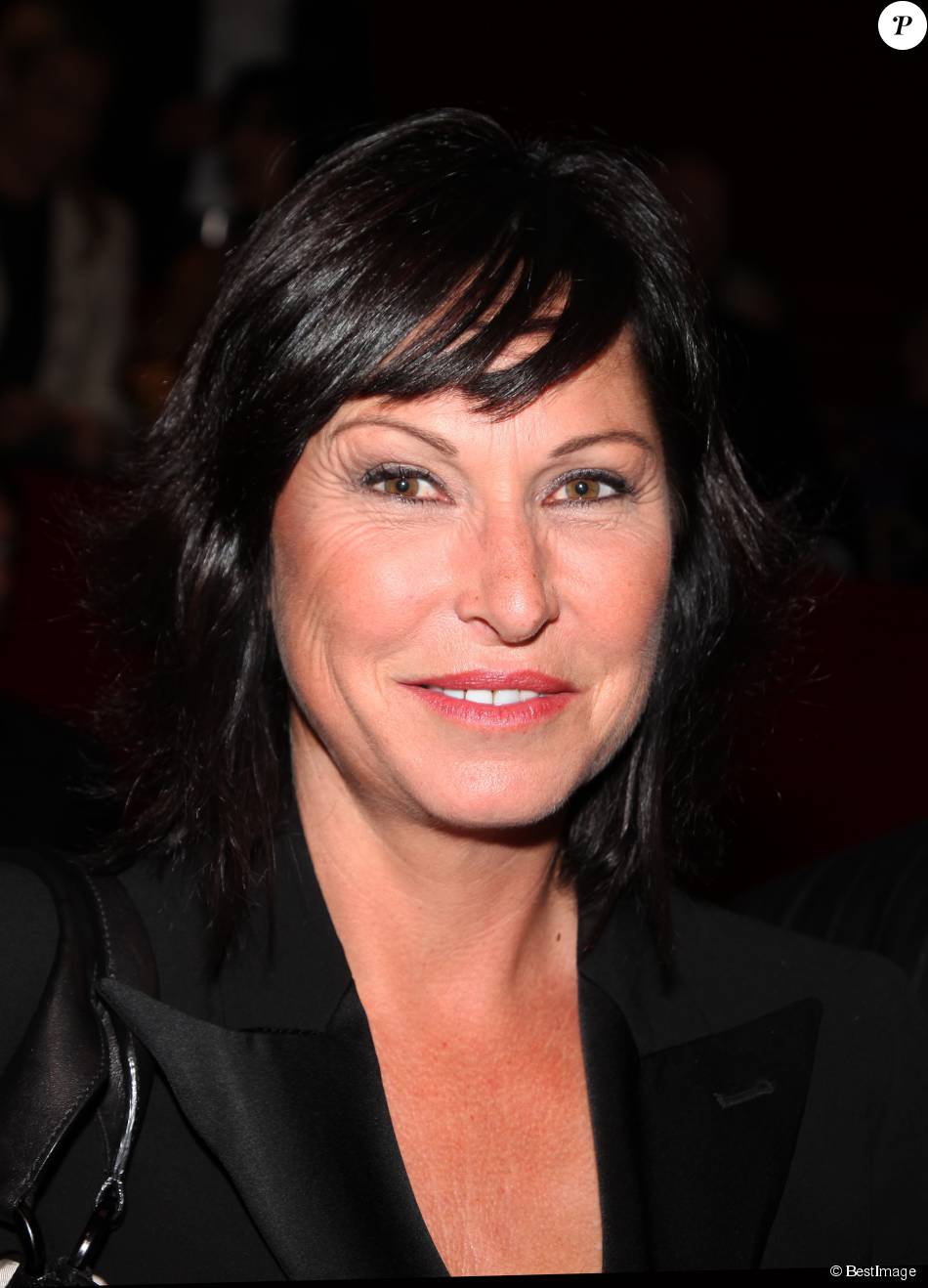Évelyne Thomas à Paris en 2012. - Purepeople