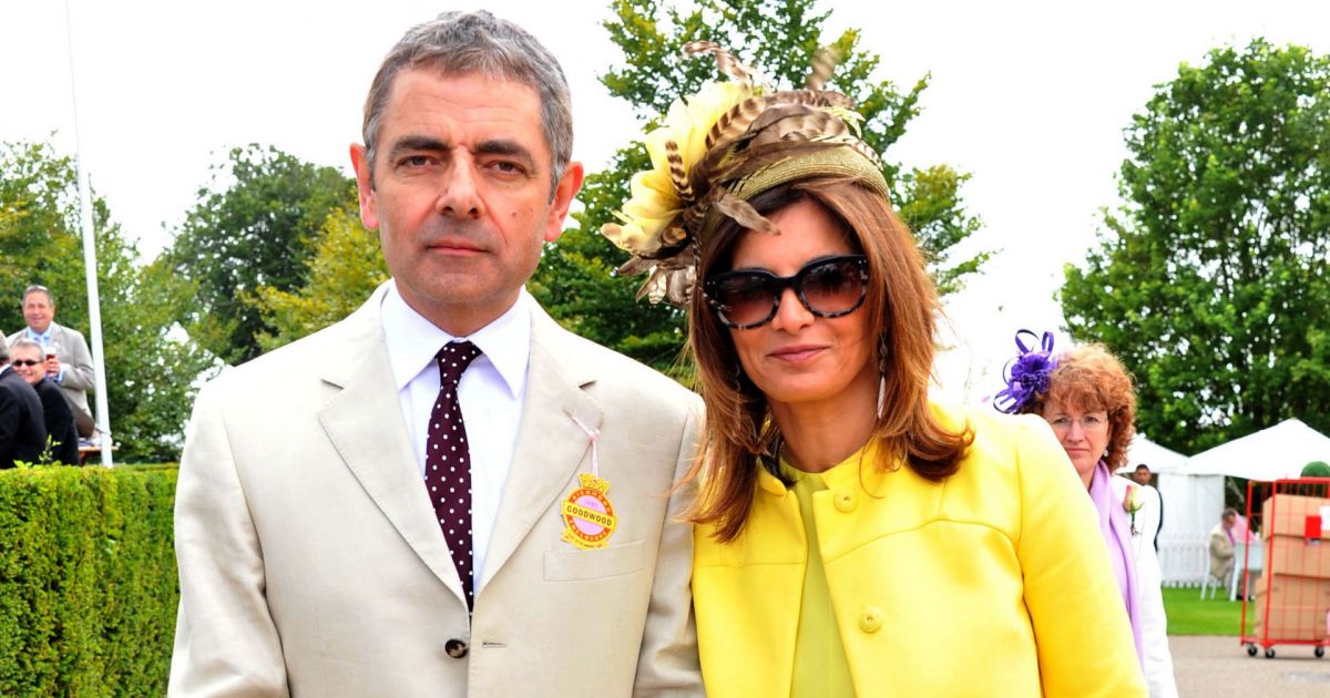 Rowan Atkinson et sa femme Sunetra à Chichester le 2 août 2012 ...