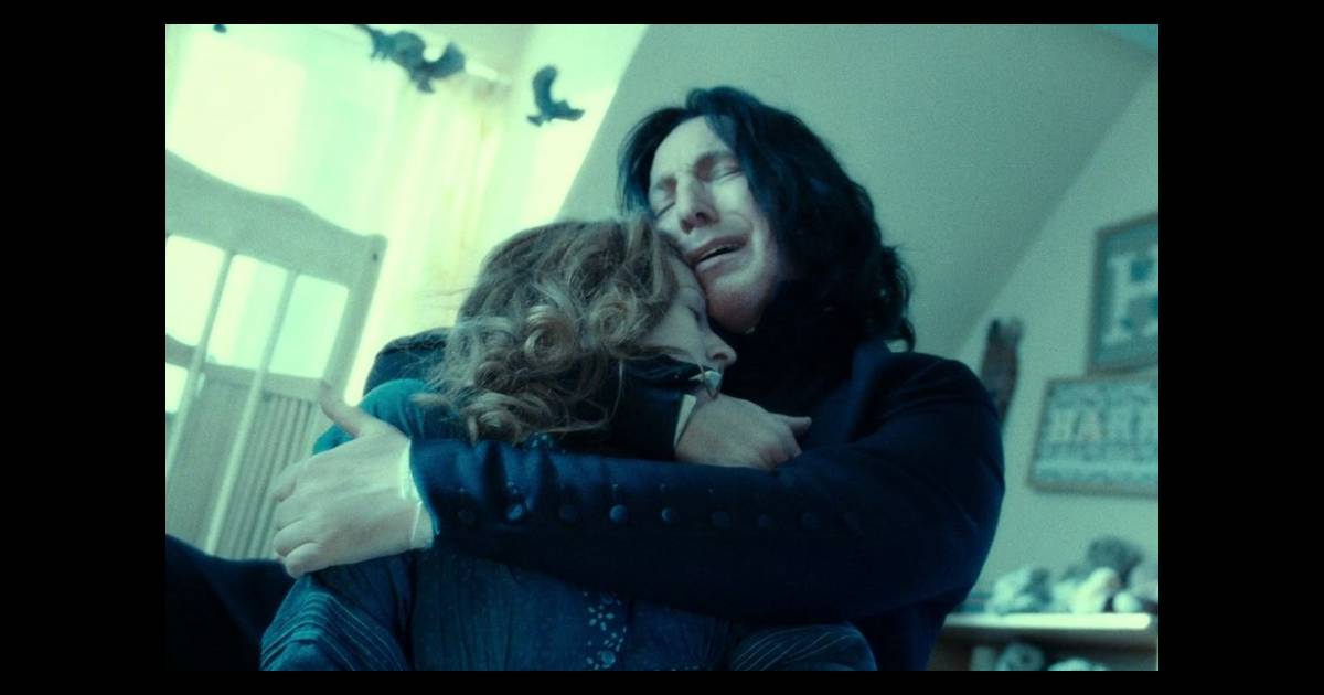 Severus Rogue pleurant la mort de Lily Potter, la mère d'Harry ...