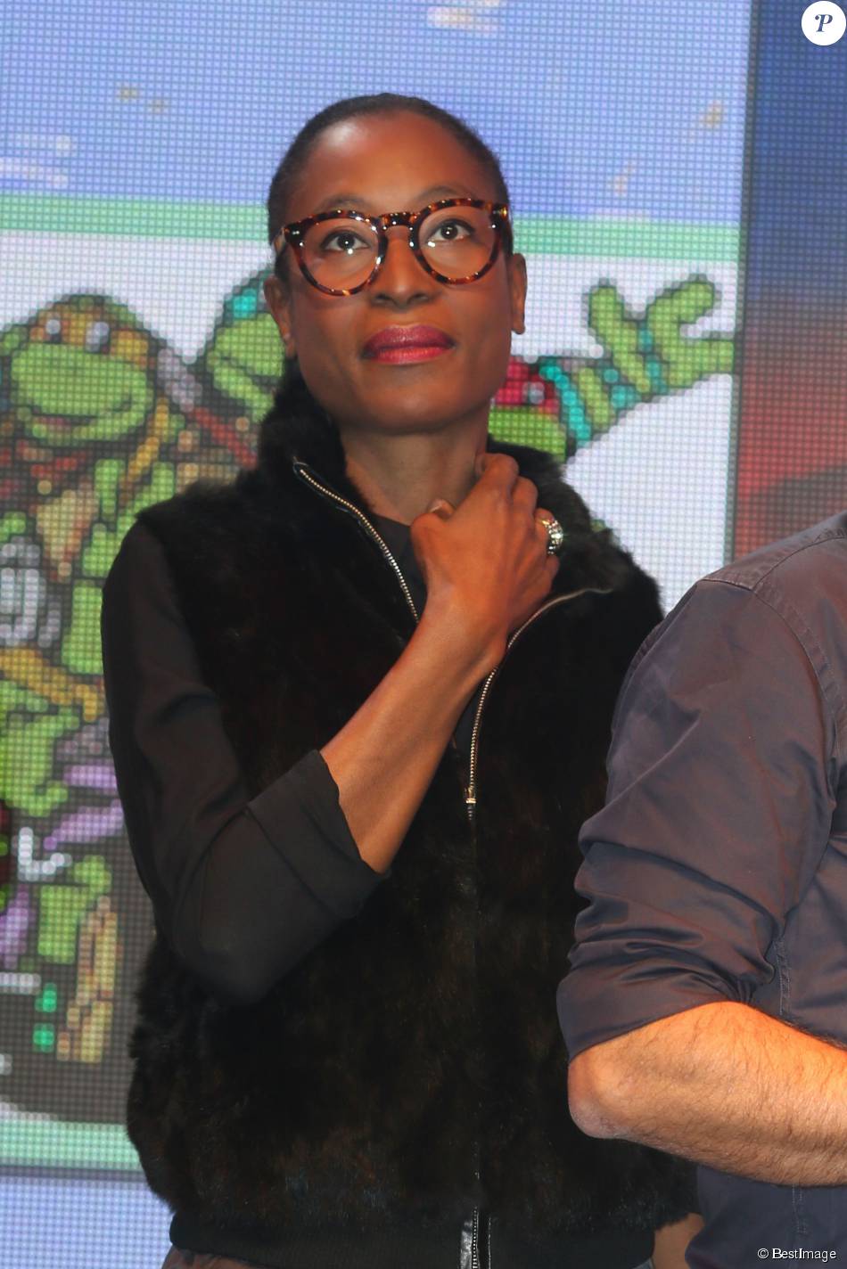 Laura Mayne (du groupe Native) - Conférence de presse pour présenter la ...