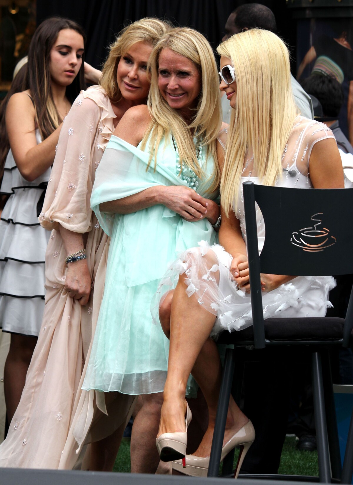 Photo : Paris Hilton, Kim Richards et Kathy Hilton sur le tournage de l ...