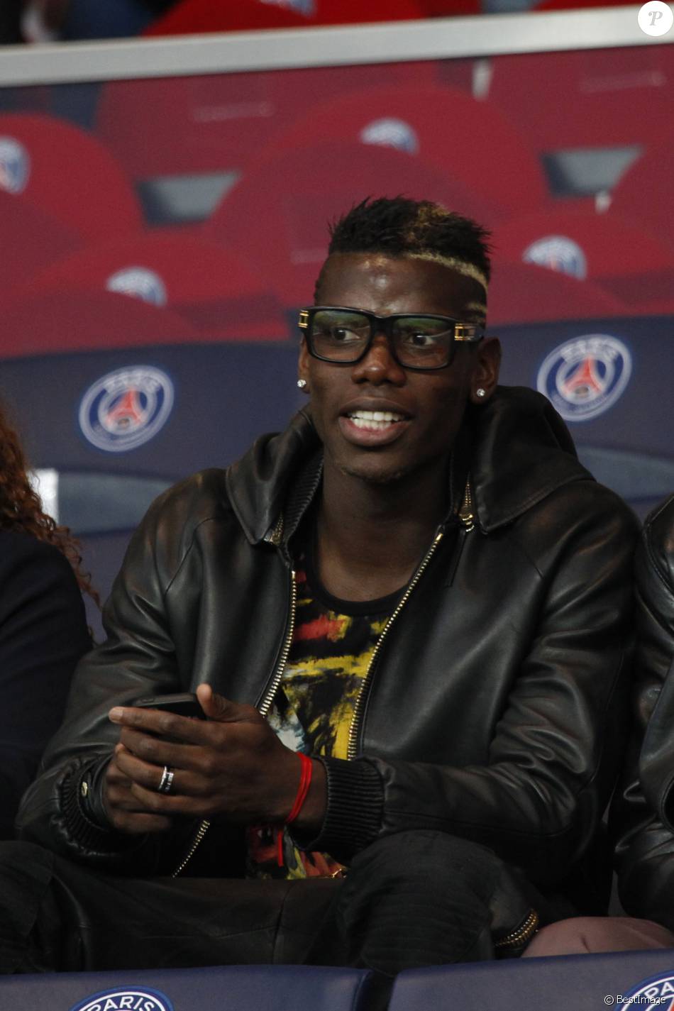 Paul Pogba au match PSG - Saint-Etienne au Parc des Princes à Paris le ...
