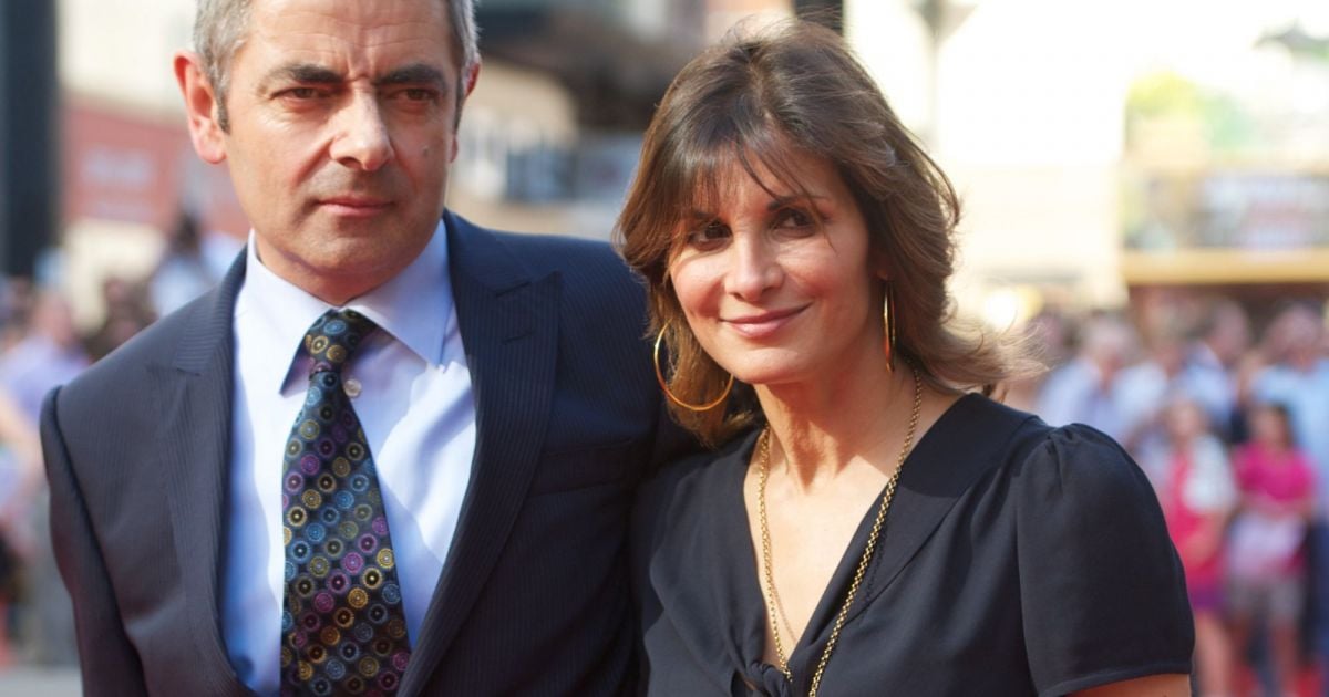 Rowan Atkinson et sa femme Sunetra Sastry à Londres, le 2 octobre 2011 ...