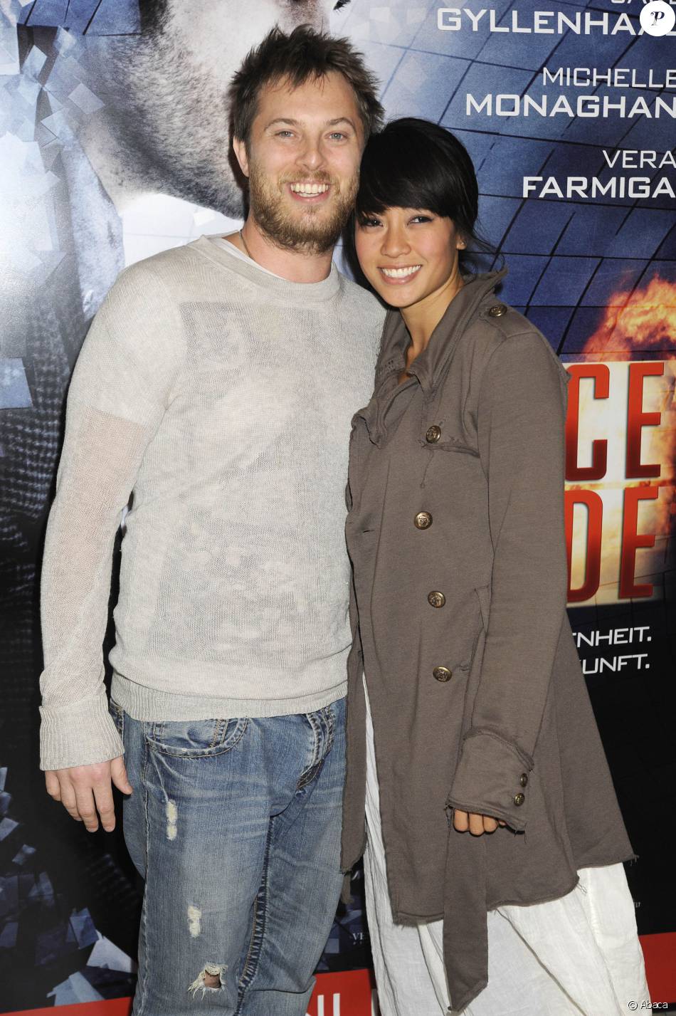 Duncan Jones et Rodene Ronguillo lors de l'avant-première de 'Source ...