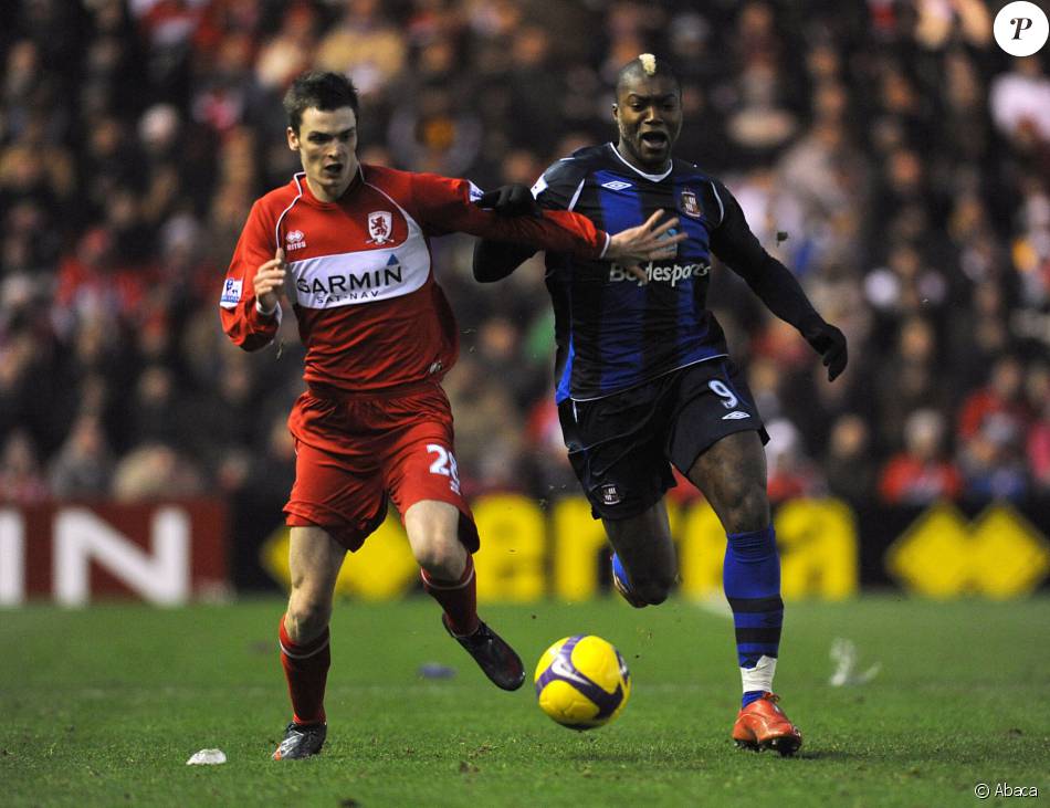 Adam Johnson sous le maillot de Middlesbrough face à Djibril Cissé ...