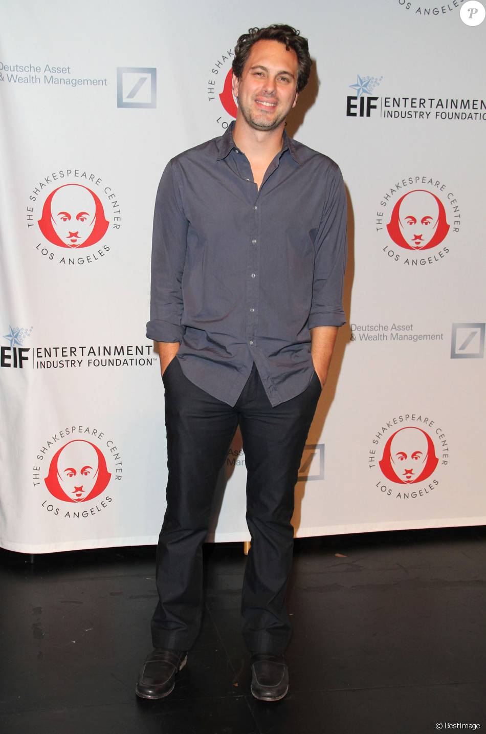 Thomas Sadoski à la 23eme soiree de charite annuelle Simply Shakespeare ...