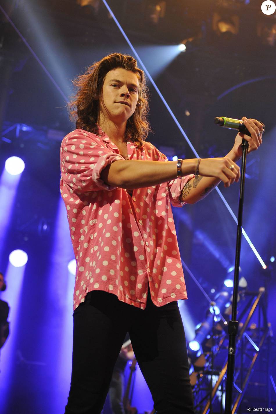 Harry Styles lors du concert du groupe One Direction au Apple Music ...