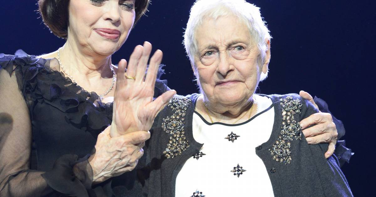 Mireille Mathieu en deuil : Sa mère adorée est morte - Purepeople