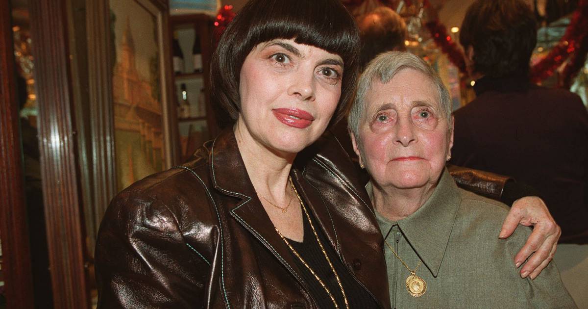 Mireille Mathieu et sa mère auprès de l'association La nouvelle étoile ...