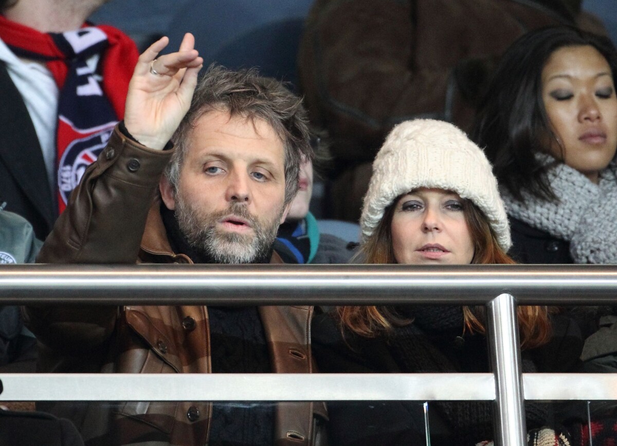 Photo : Stéphane Guillon et sa femme Muriel Cousin - People au match de ...