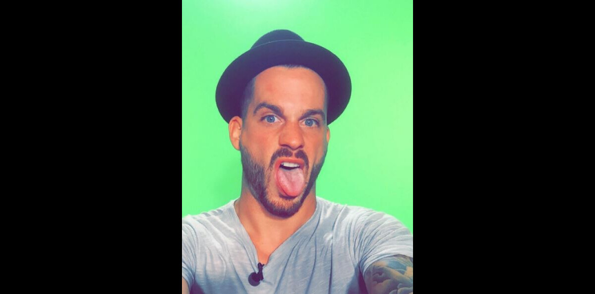 Photo : Raphaël Pépin en salle d'interview des "Anges 8" - Purepeople