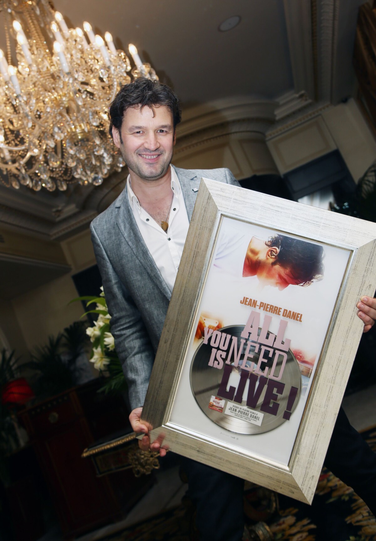 Photo : Jean-Pierre Danel - Remise du disque de platine à Jean-Pierre ...
