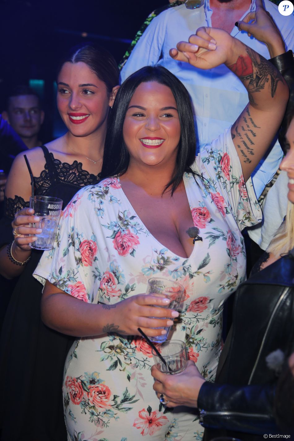 Sarah - Pour fêter leurs retrouvailles Les Anges 8 se retrouvent pour ...
