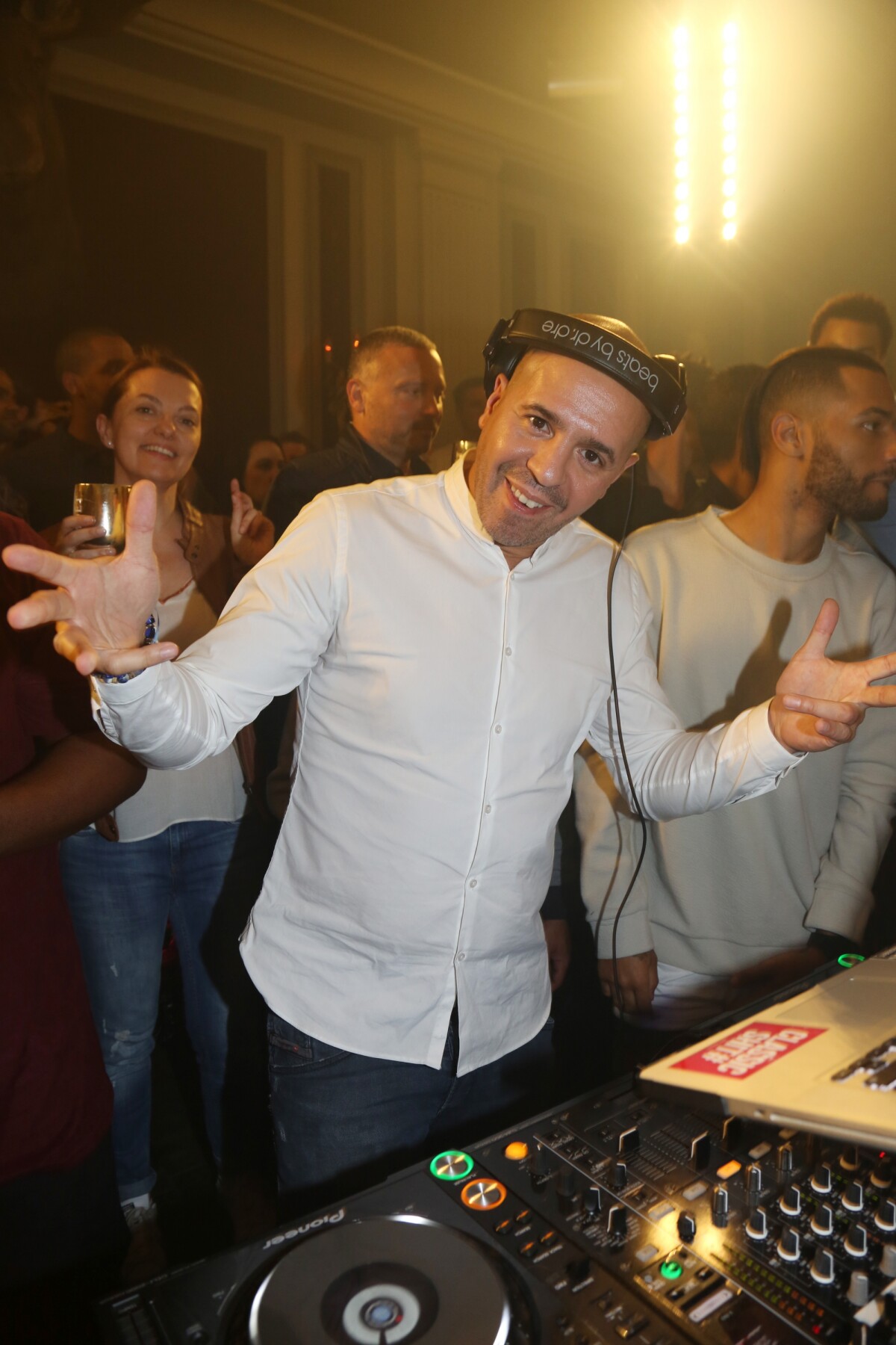 Photo : Dj Cut Killer à la soirée La Parisienne à l'Heritage, club ...